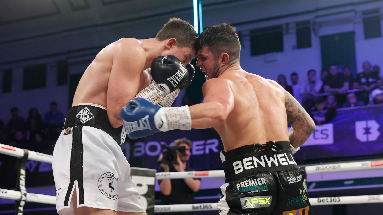 Karriss Artingstall crushes former world title challenger Vanessa Bradford as Joe Laws shocks ...