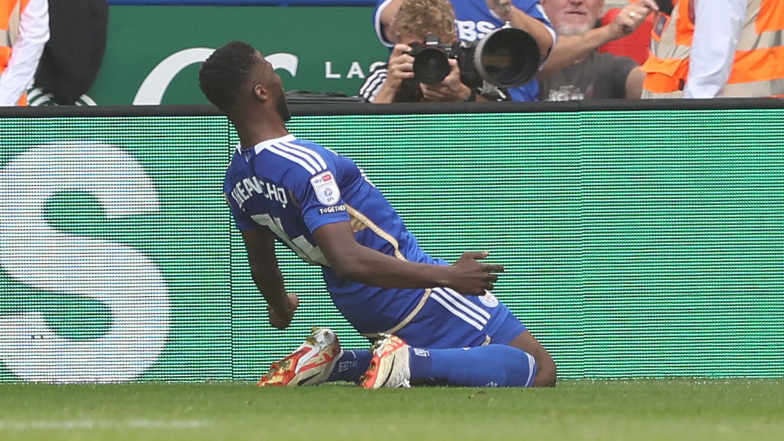 Leicester 2-0 Stoke City: Kelechi Iheanacho and Jamie Vardy steer Foxes ...