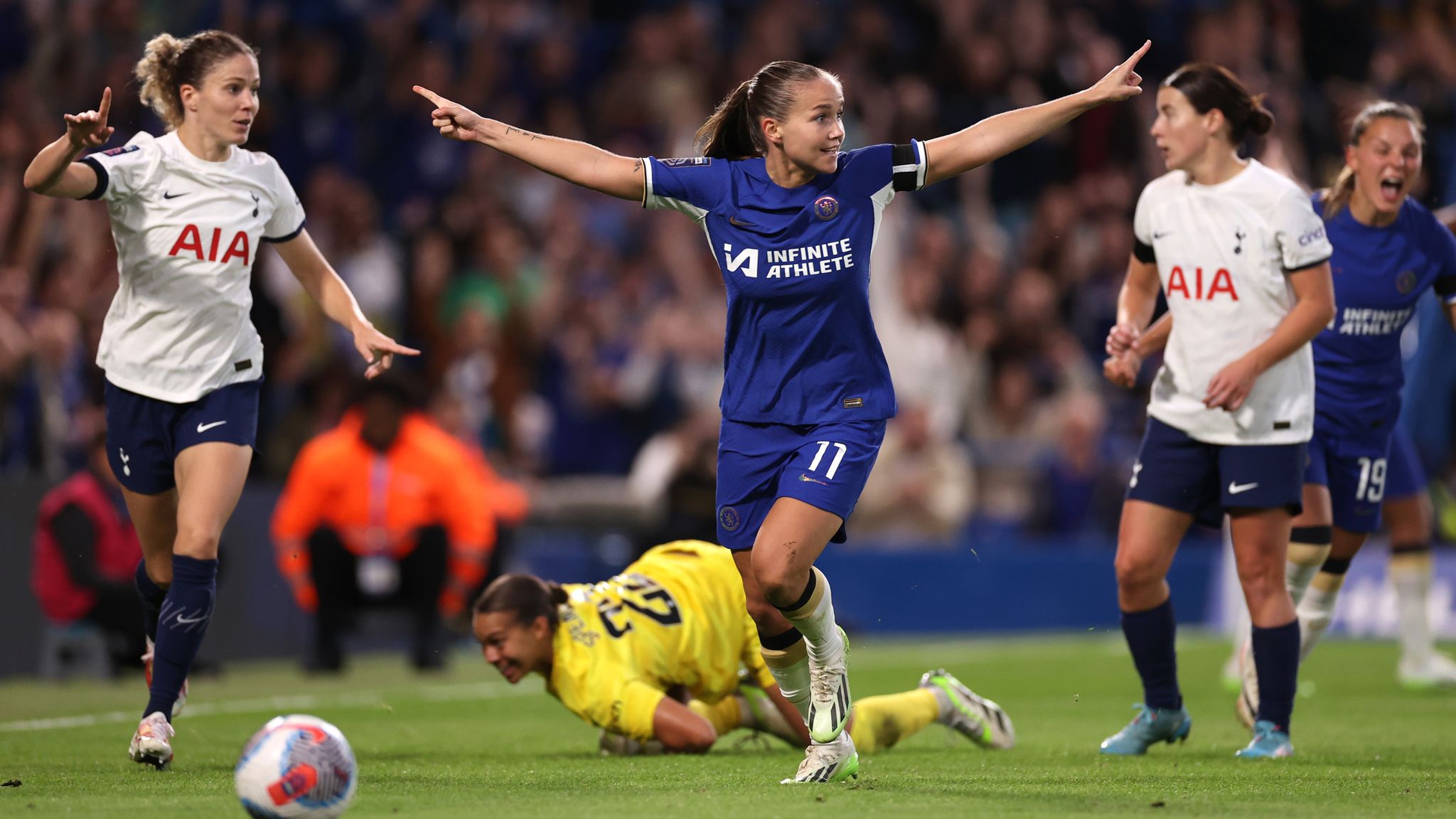 James stars as Chelsea beat Spurs on WSL opening day | Hayes: We were ...
