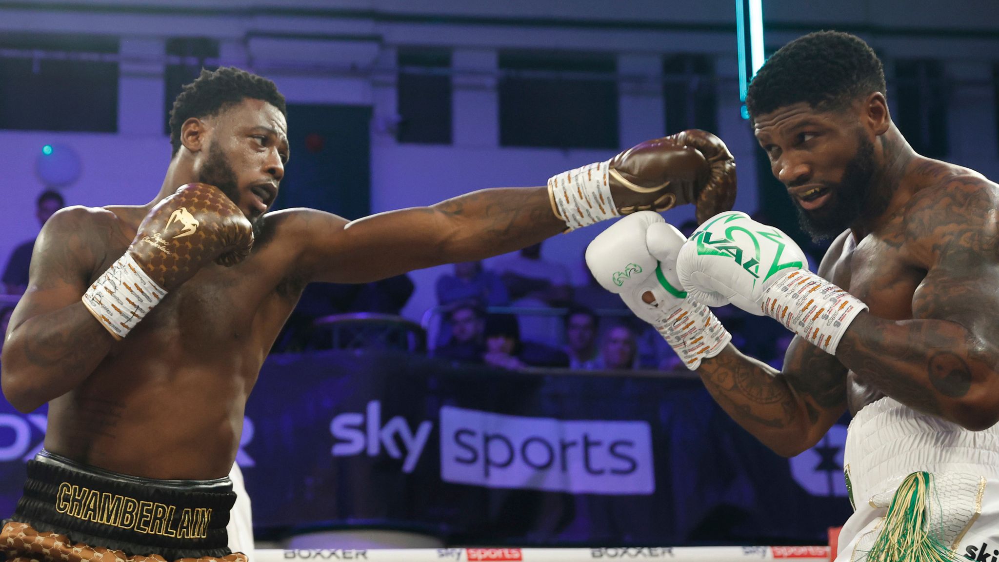 Isaac Chamberlain dominates Mikael Lawal to become the new British and ...