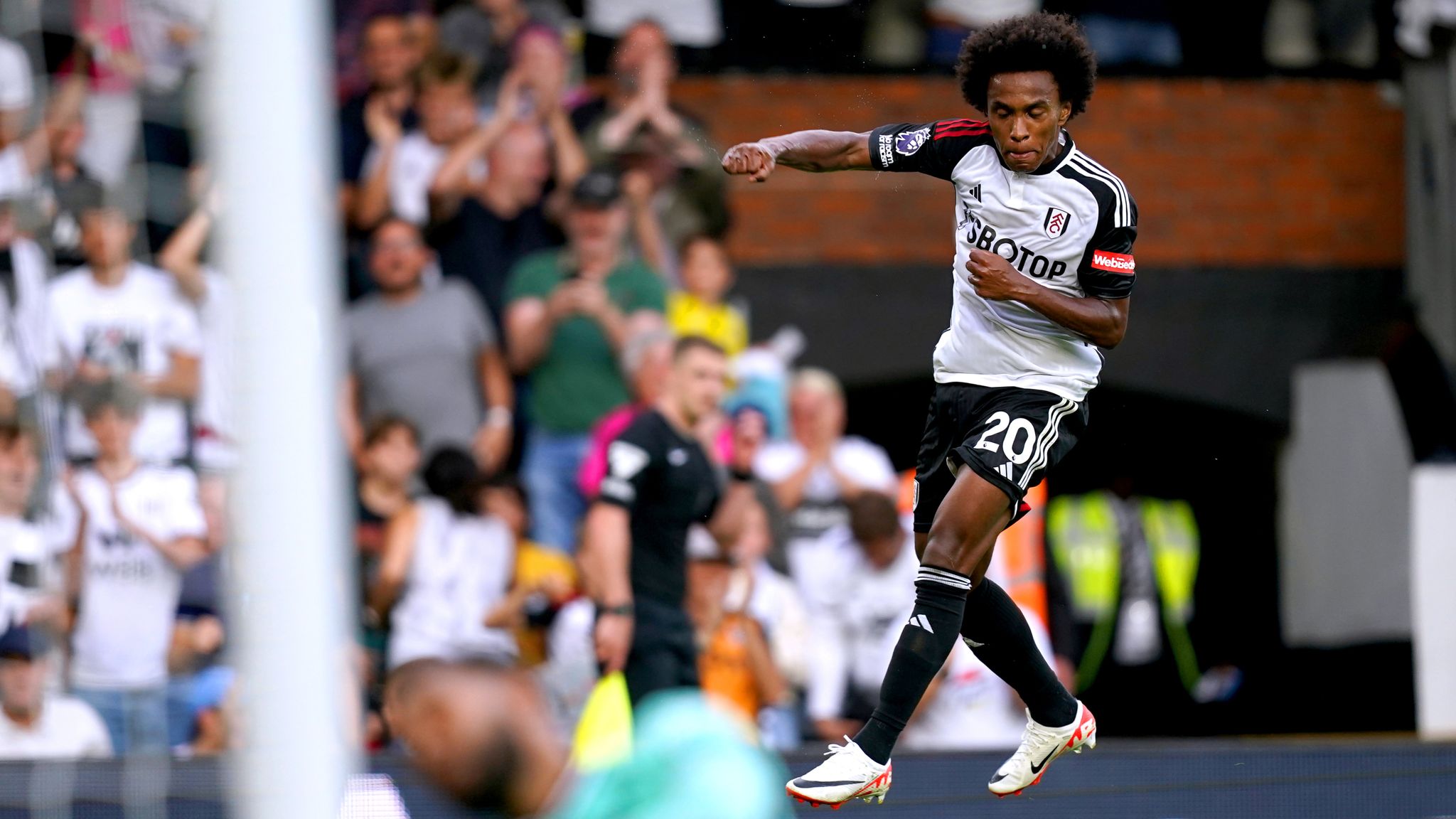 Fulham 3-1 Sheffield United: Chris Basham suffers horror injury in ...
