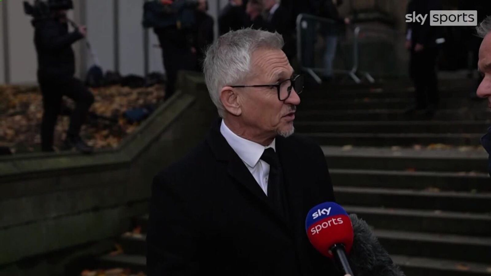 Gary Lineker: It was a lovely send-off for a great man | Sir Bobby ...