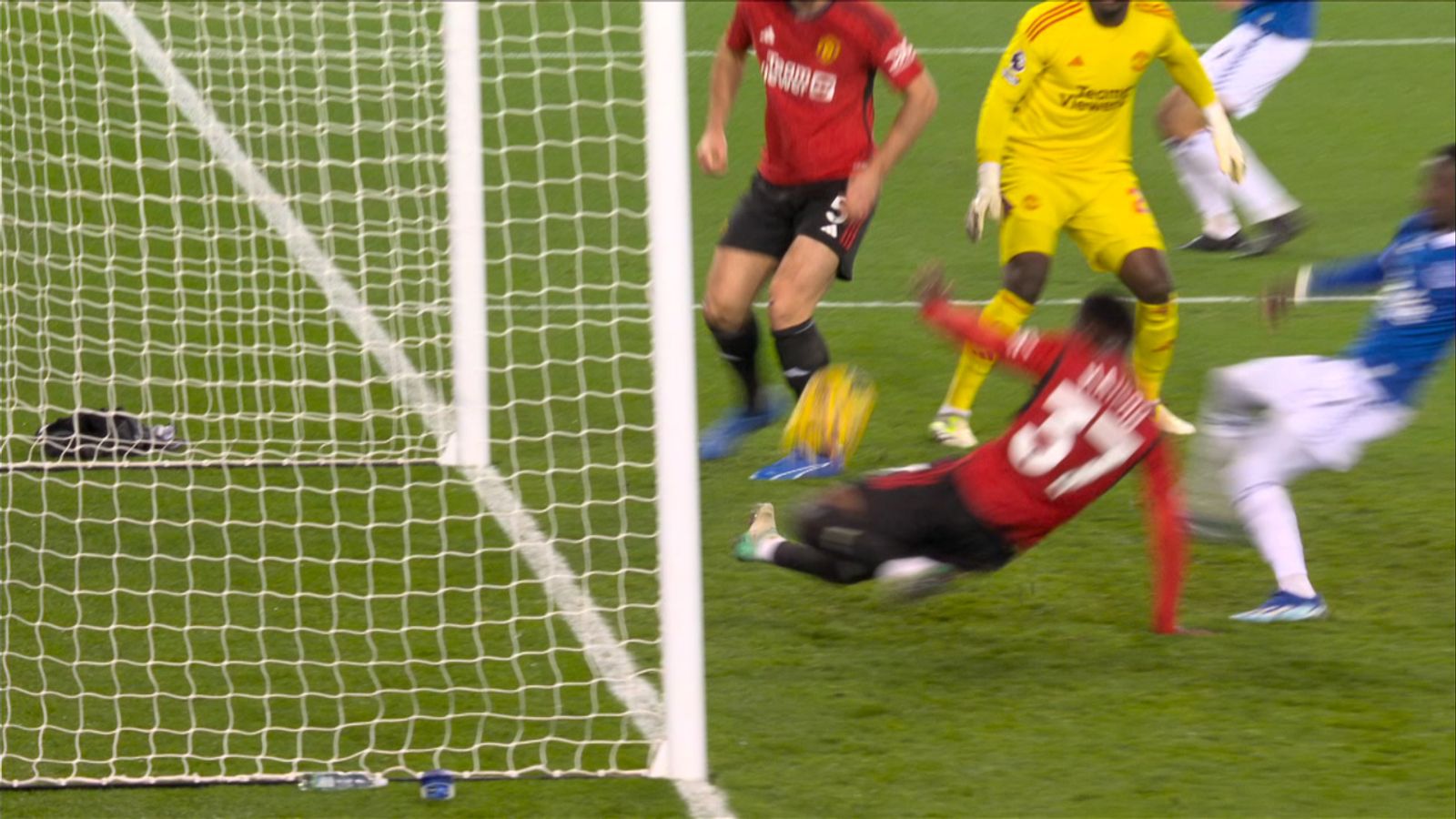 Kobbie Mainoo makes brilliant goal-line clearance to keep Man Utd ahead ...