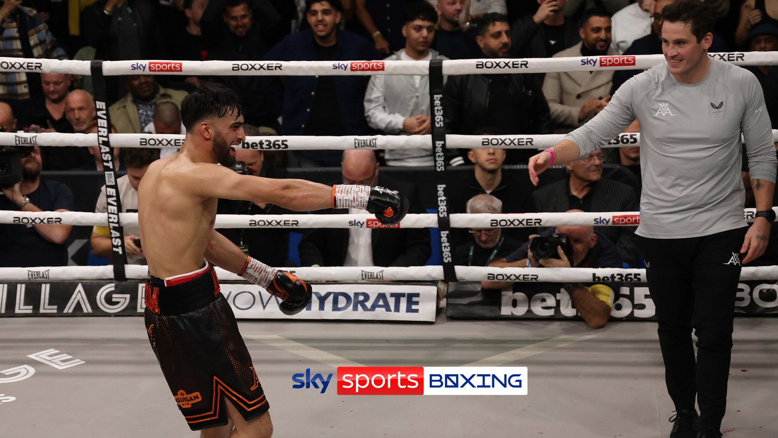 Adam Azim batters down Franck Petitjean for statement European title ...