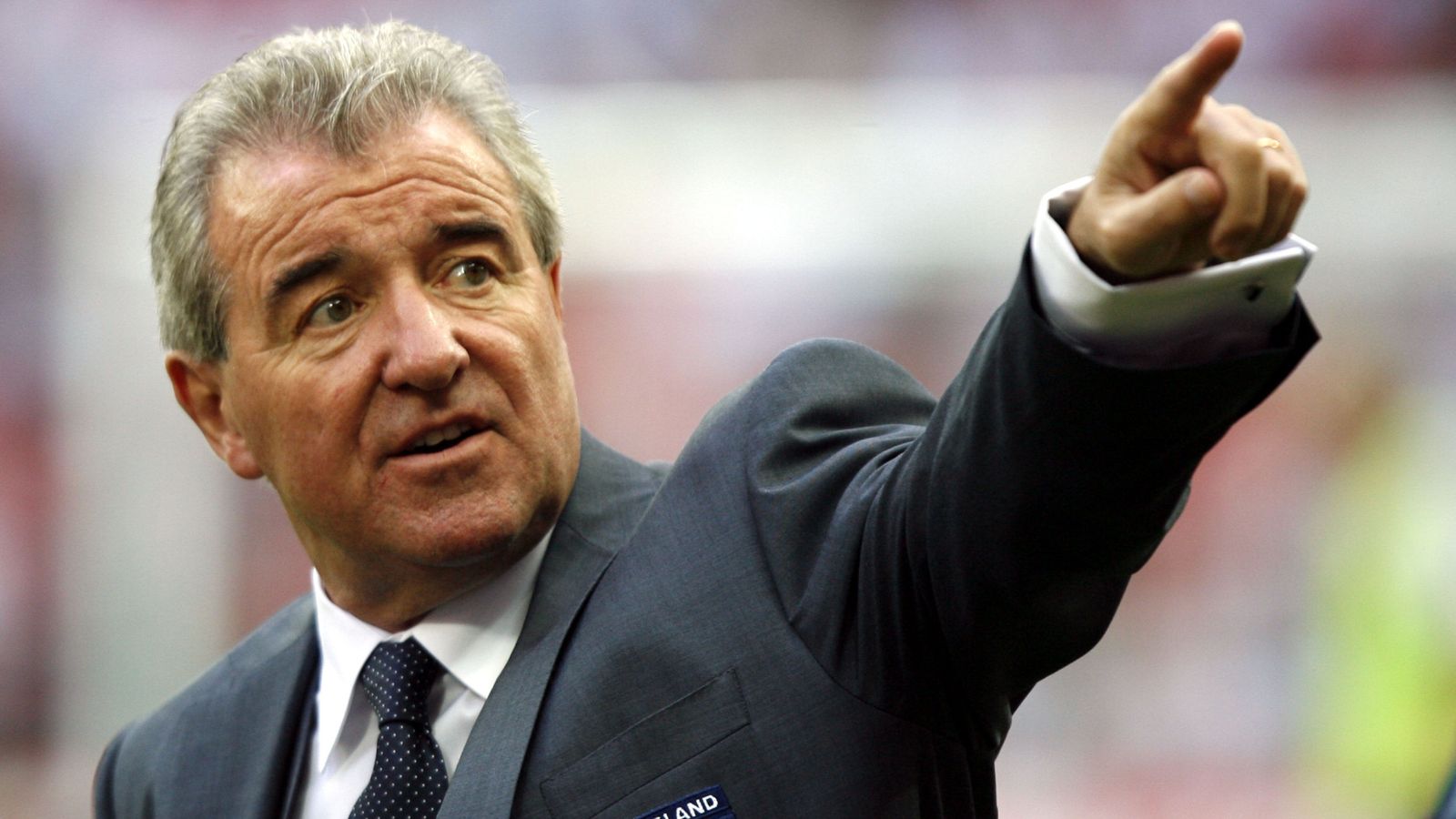 Gary Neville pays tribute to 'tactically gifted' Terry Venables ...
