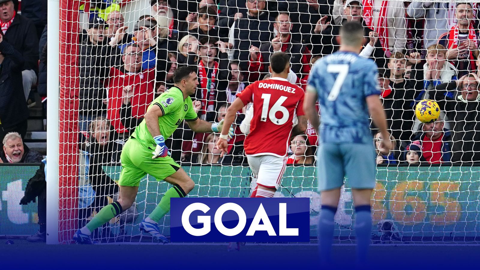 'A mess for Martinez' | Goalkeeper lets Orel Mangala's shot spin in ...