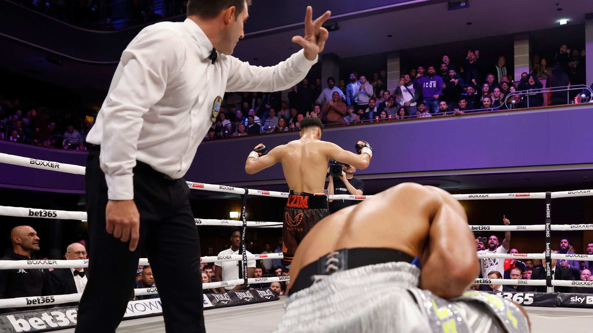 Adam Azim batters down Franck Petitjean for statement European title ...