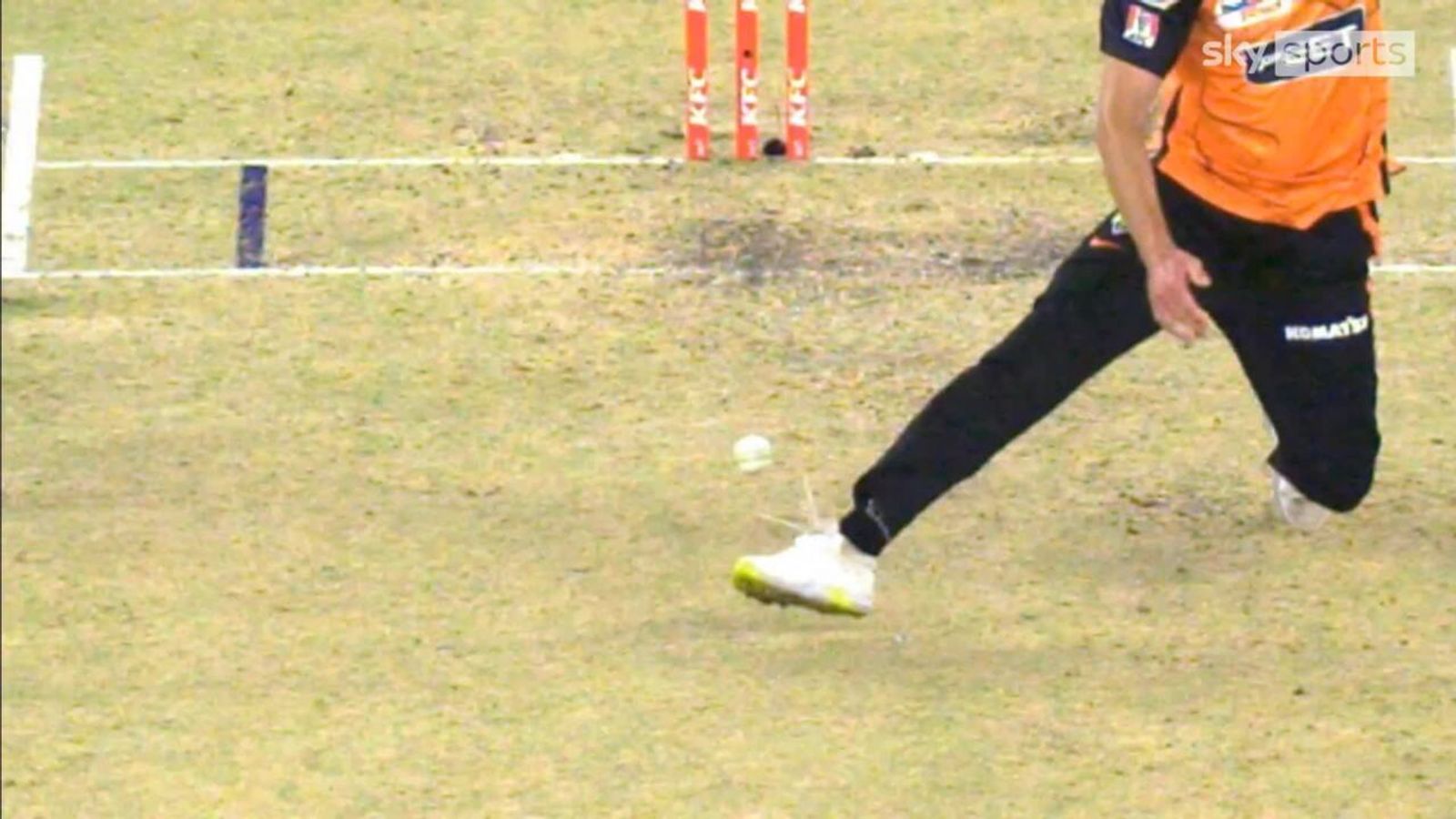 AJ Tye's right boot magic sends James Fraser-McGurk packing | Cricket ...