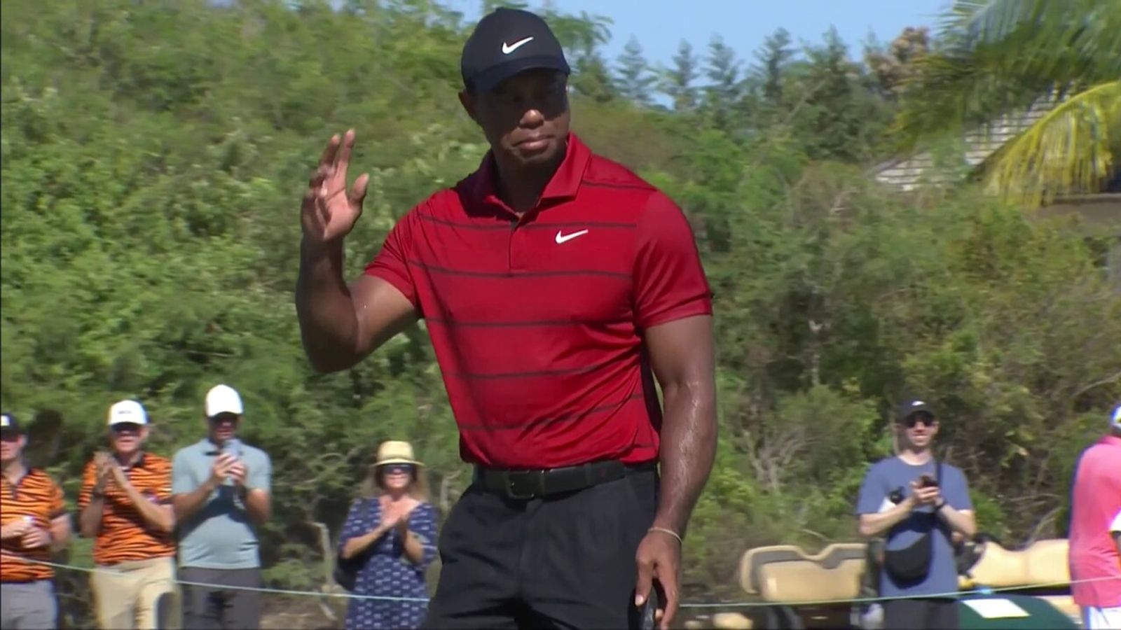 Vintage Tiger! Woods drains the birdie putt from 34 feet out | Golf ...