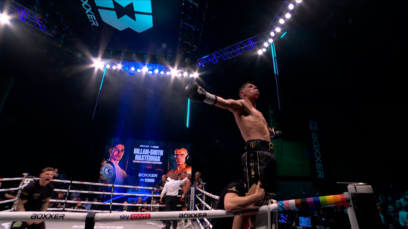 Chris Billam-Smith retains world title in desperate battle with Mateusz ...