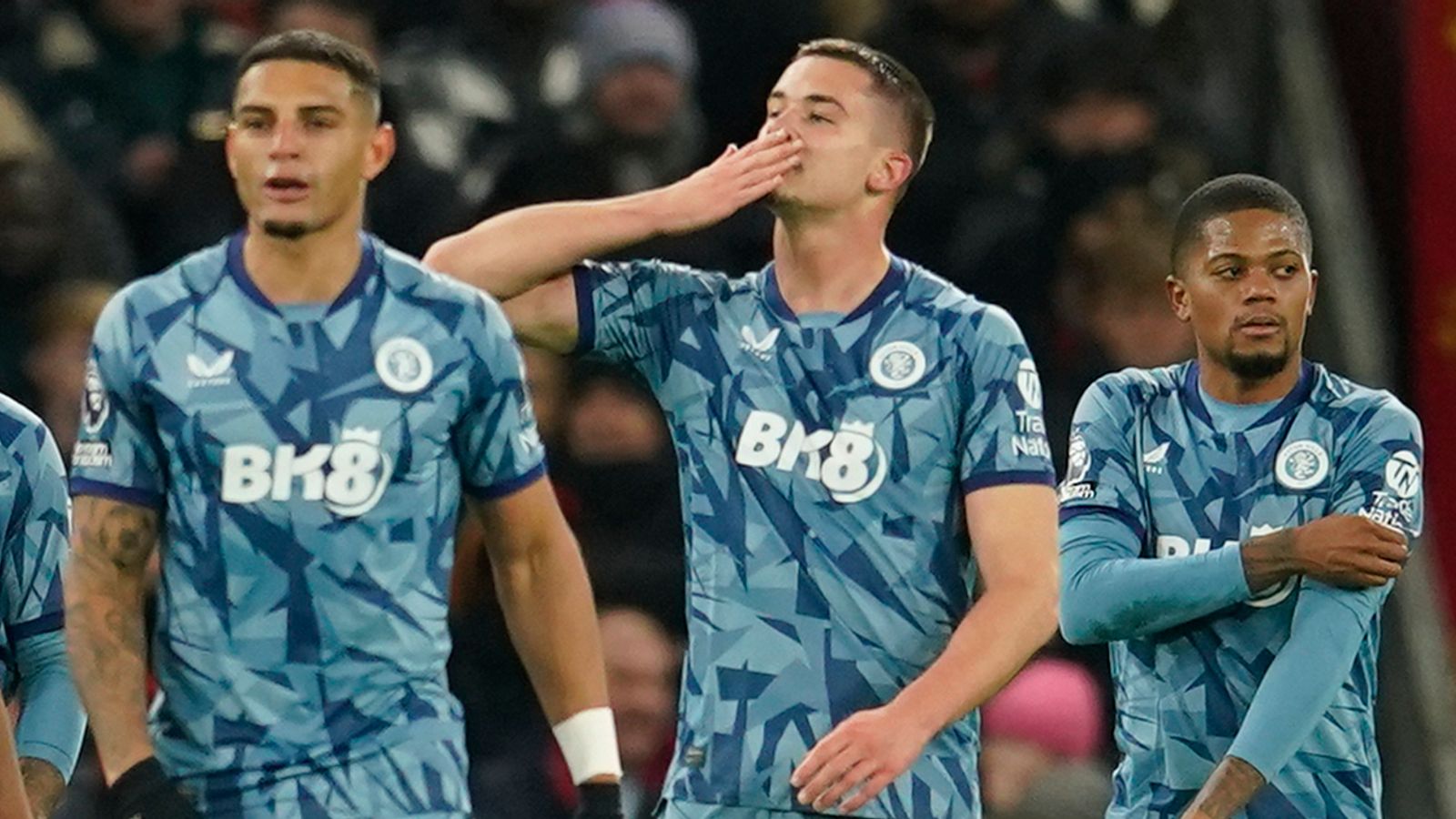 Man Utd 3 - 2 Aston Villa - Match Report & Highlights