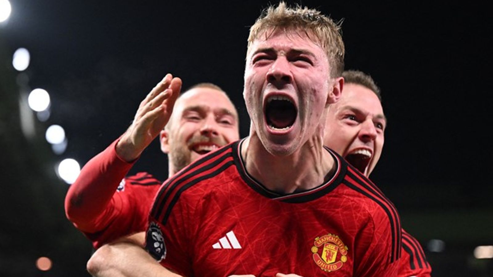 Man Utd 3-2 Aston Villa highlights | Football News | Sky Sports