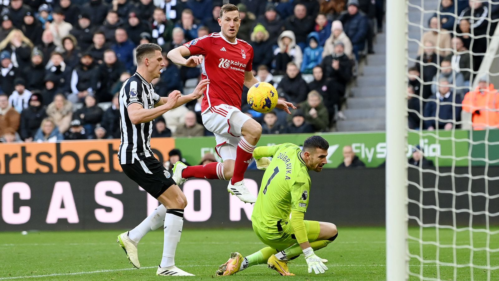 Newcastle 1-3 Nottingham Forest highlights | Football News | Sky Sports