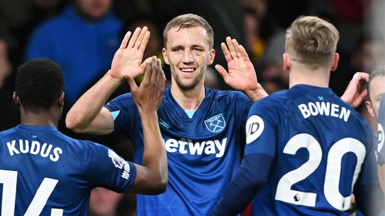 West Ham boss David Moyes set to sign new contract to keep him at club ...