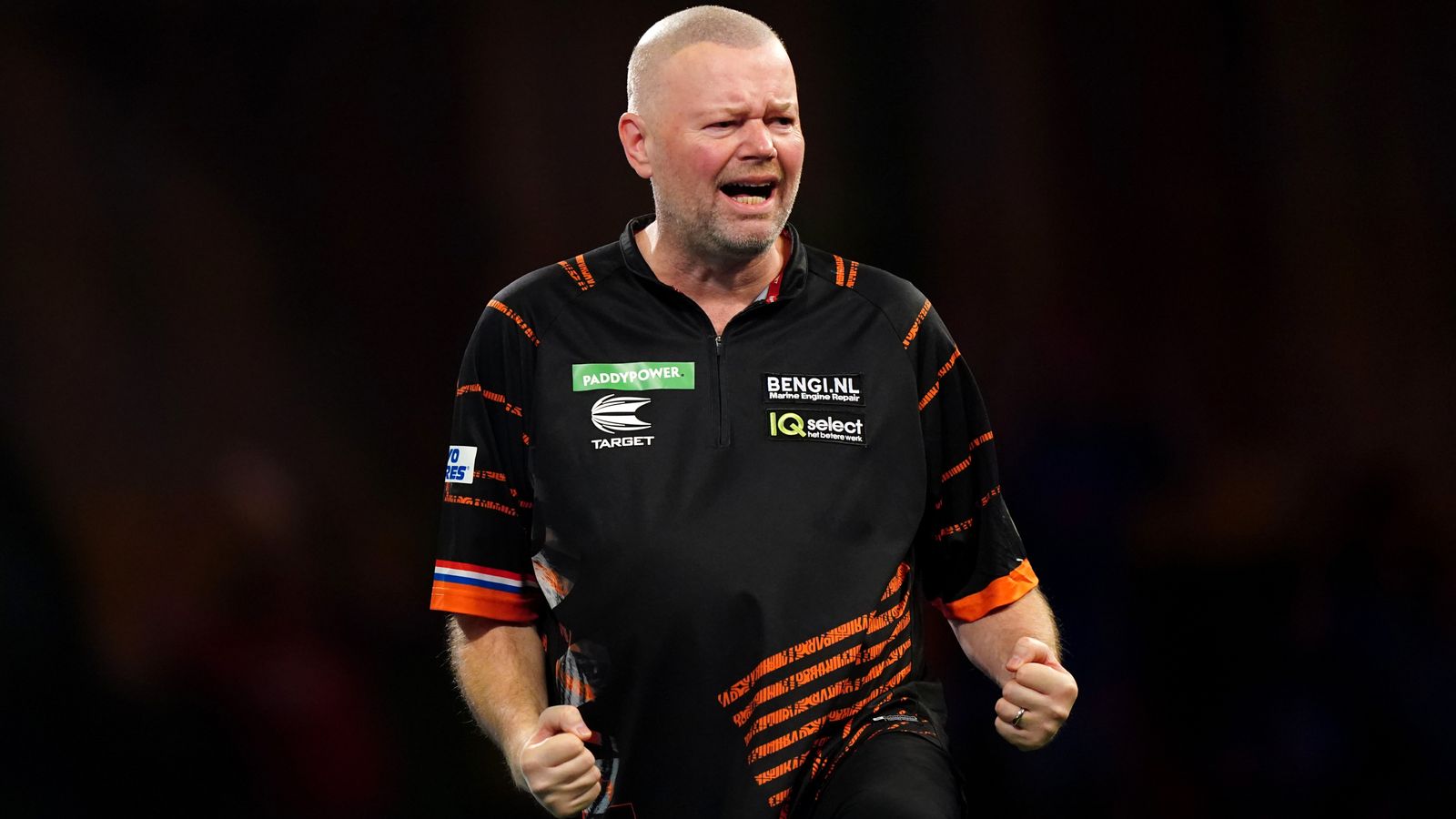 World Darts Championship: Raymond van Barneveld beats Jim Williams to ...