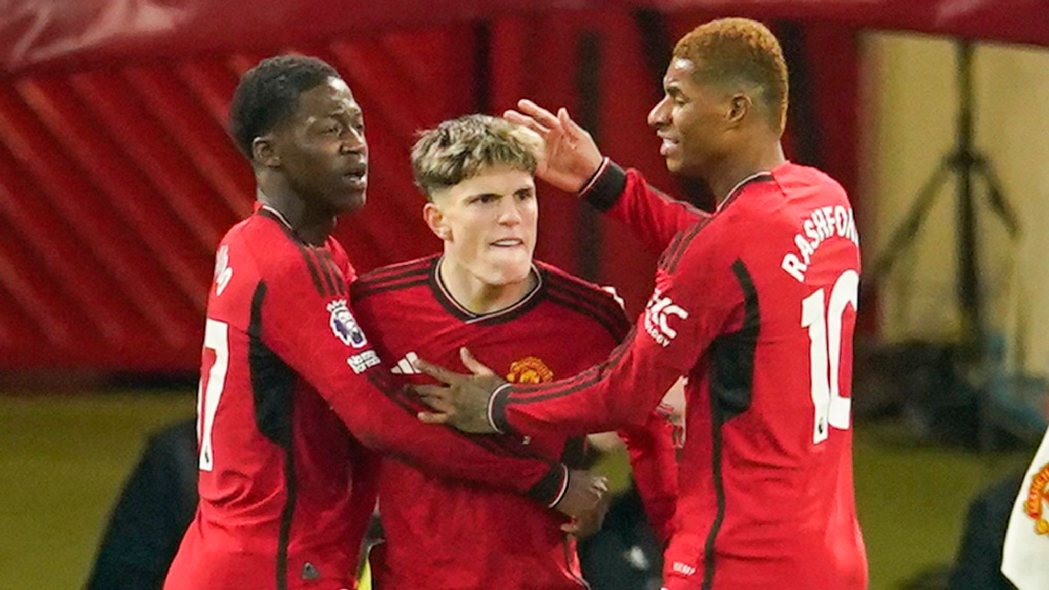 Man Utd 3 - 2 Aston Villa - Match Report & Highlights