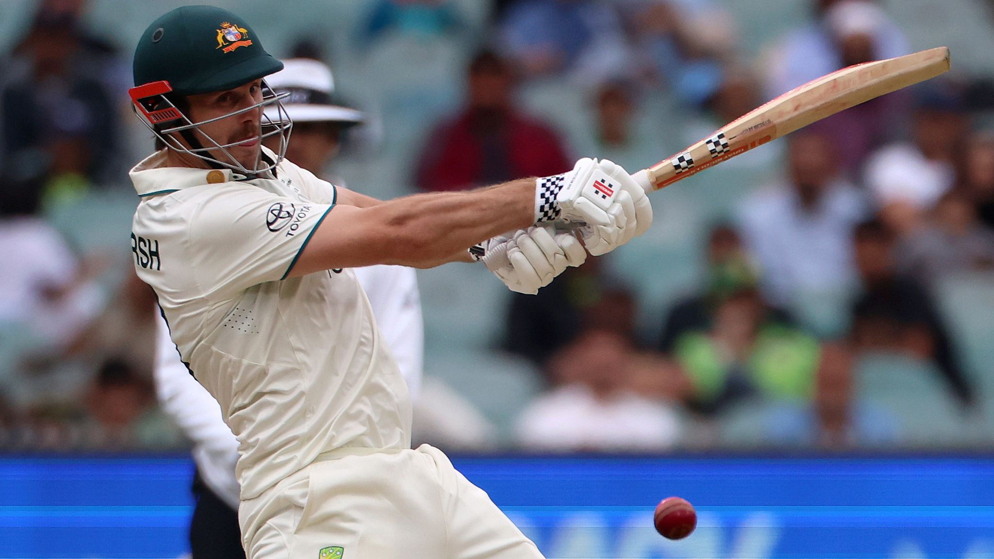 Australia vs Pakistan: Mitchell Marsh and Steve Smith steer hosts to ...