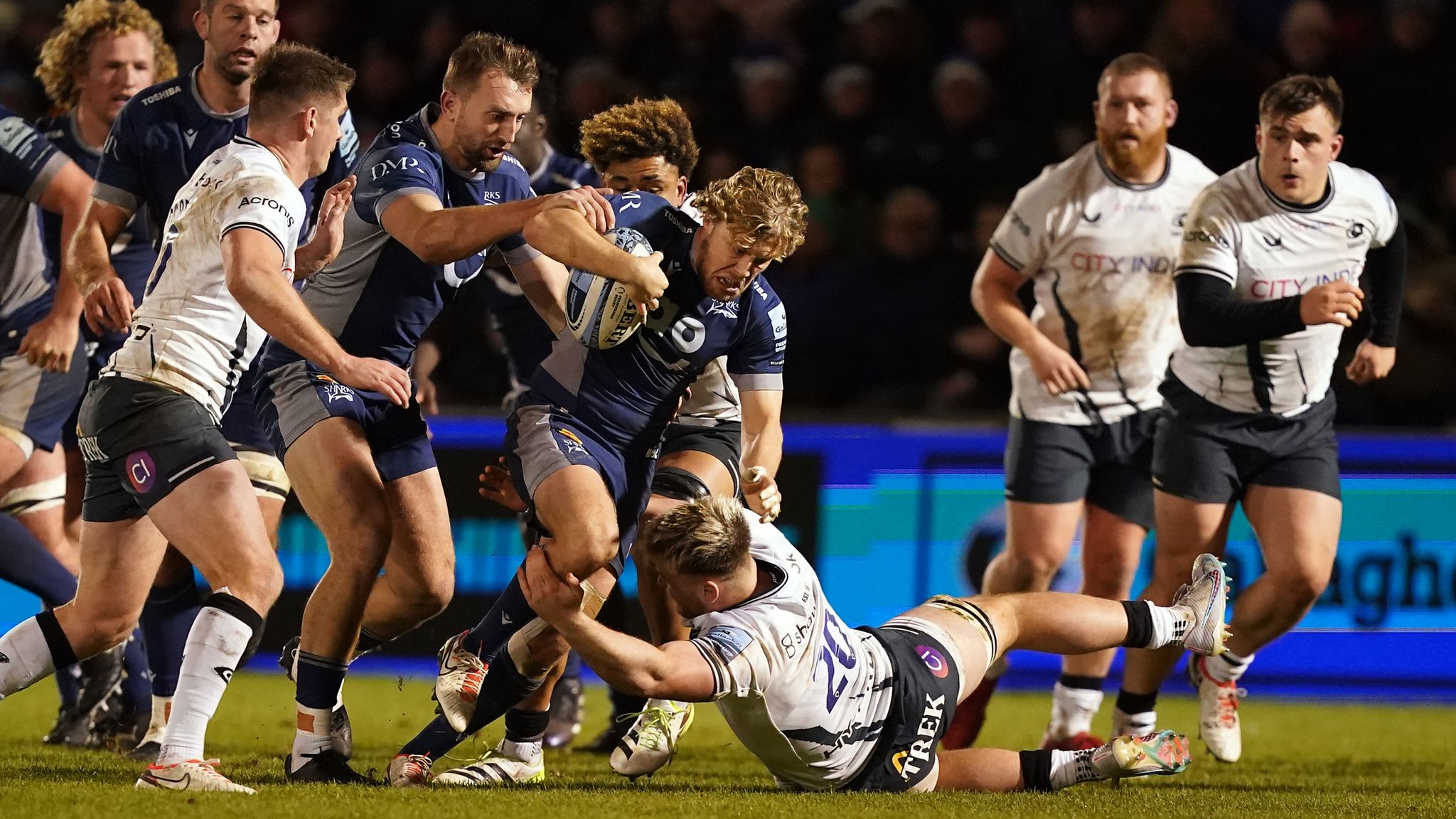 Sale Sharks 22-20 Saracens: Alex Sanderson's side stay top of ...