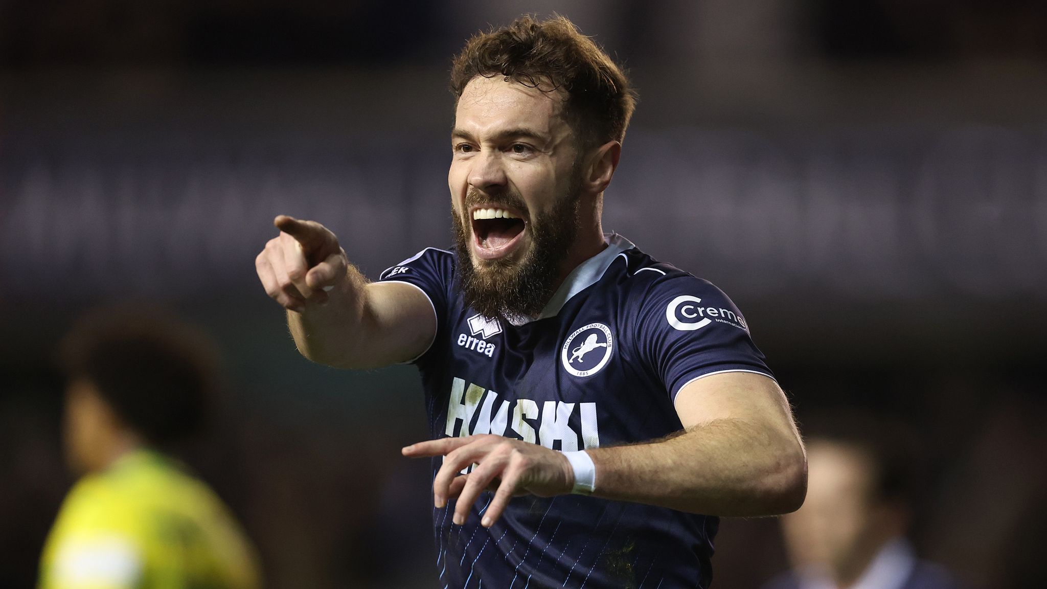 Millwall 1-0 Norwich City: Tom Bradshaw steers Lions to narrow win | Football News | Sky Sports
