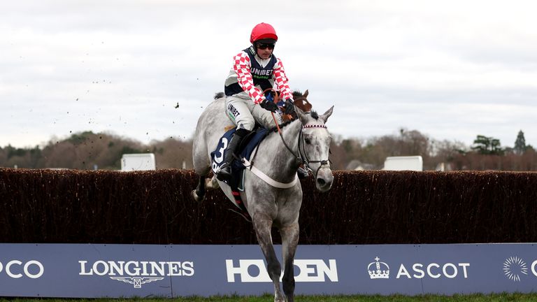 Long Walk Hurdle: Crambo denies Paisley Park a fourth title at Ascot as ...