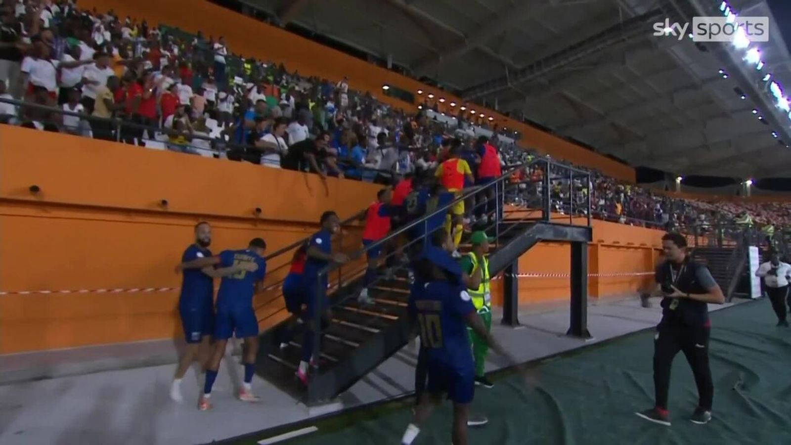 Cape Verde grab dramatic winner to beat Ghana | Players celebrate in ...
