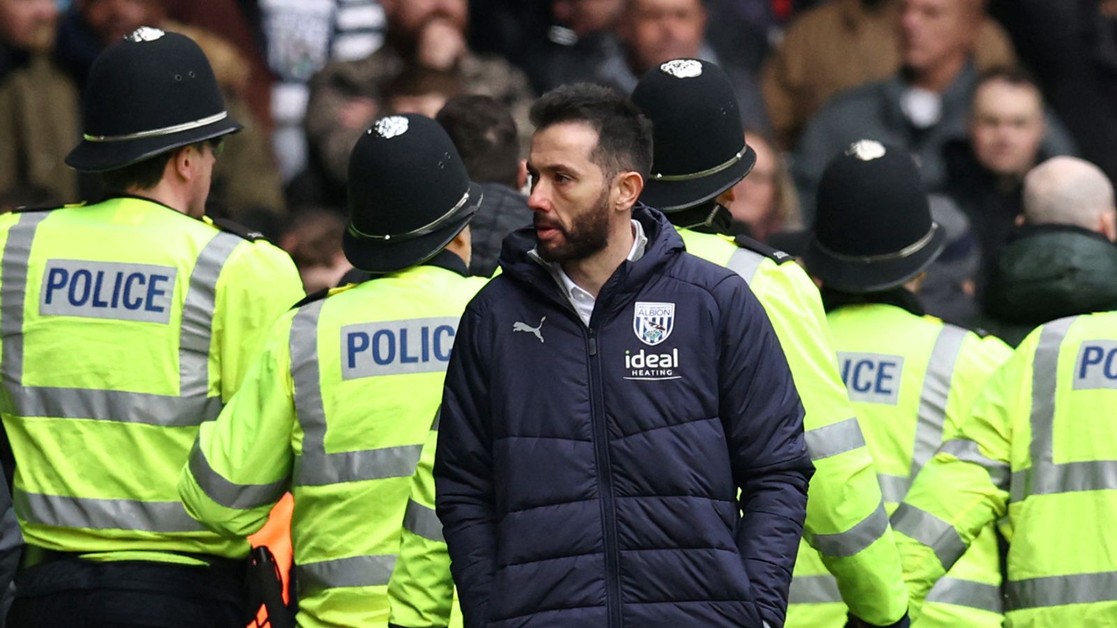 West Brom vs Wolves: Fan trouble mars FA Cup tie between Black Country ...