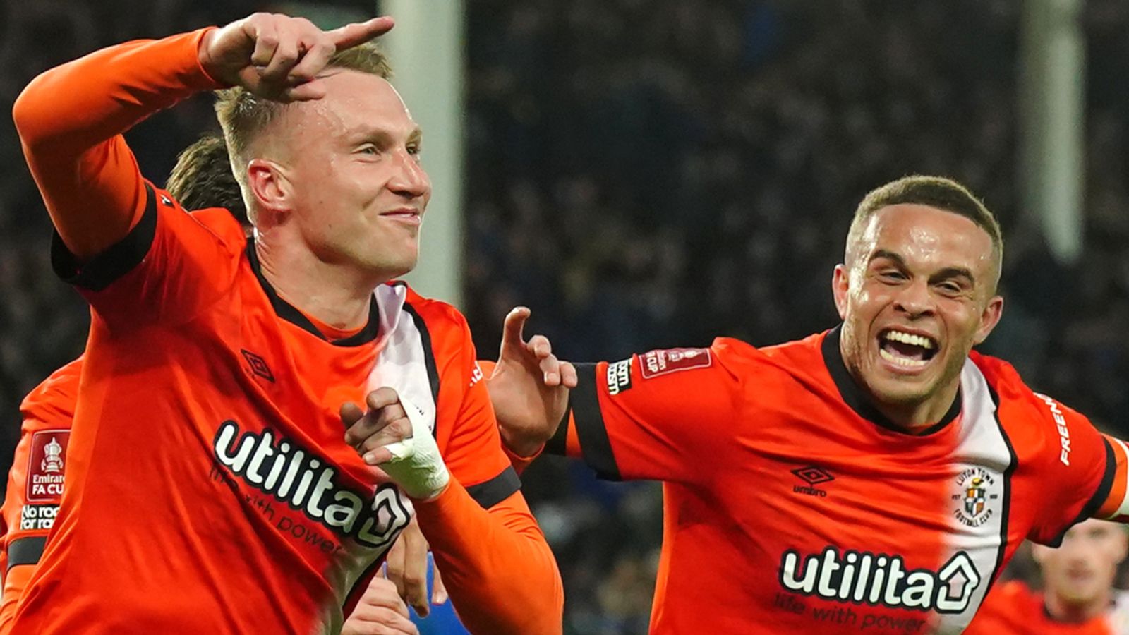 Everton 1 - 2 Luton - Match Report & Highlights
