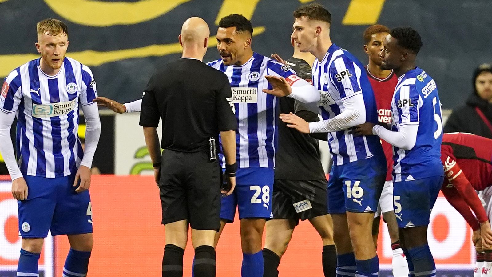Wigan 0 2 Man Utd Match Report And Highlights