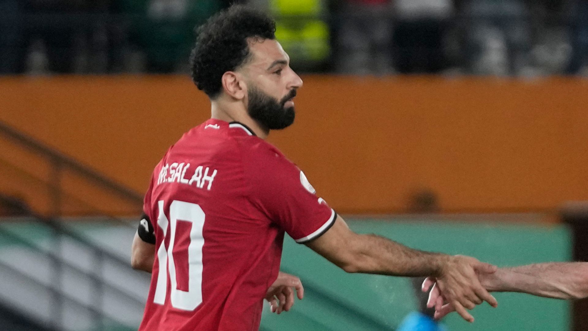 Mohamed Salah forced off with injury as Egypt draw with Ghana at AFCON