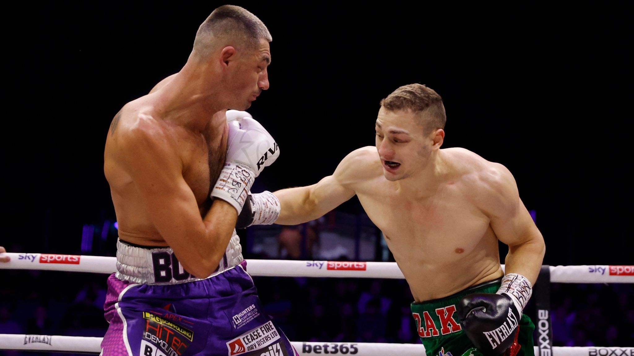 Zak Chelli defeats Jack Cullen to win the British and Commonwealth ...