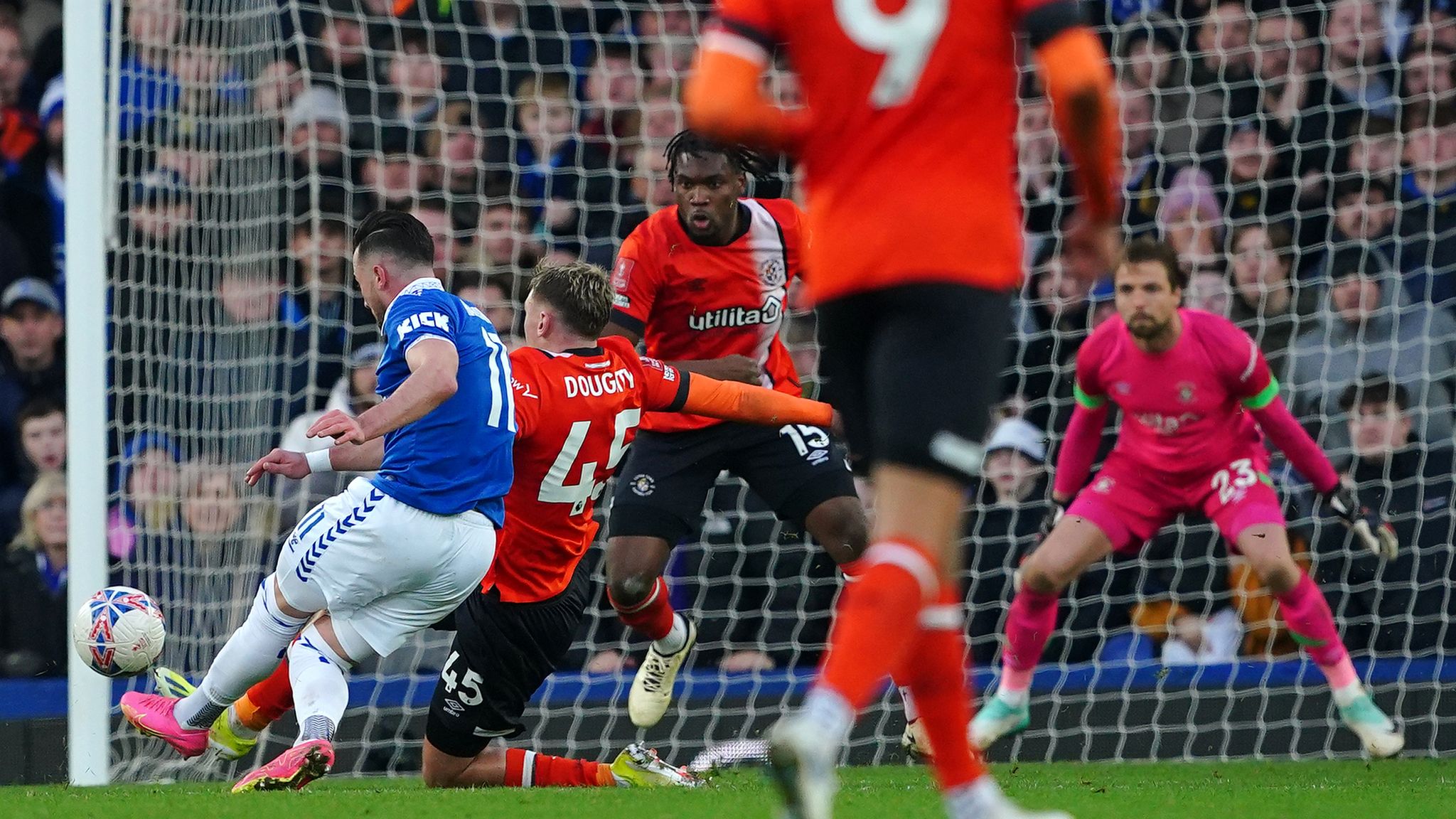 Everton 1 - 2 Luton - Match Report & Highlights