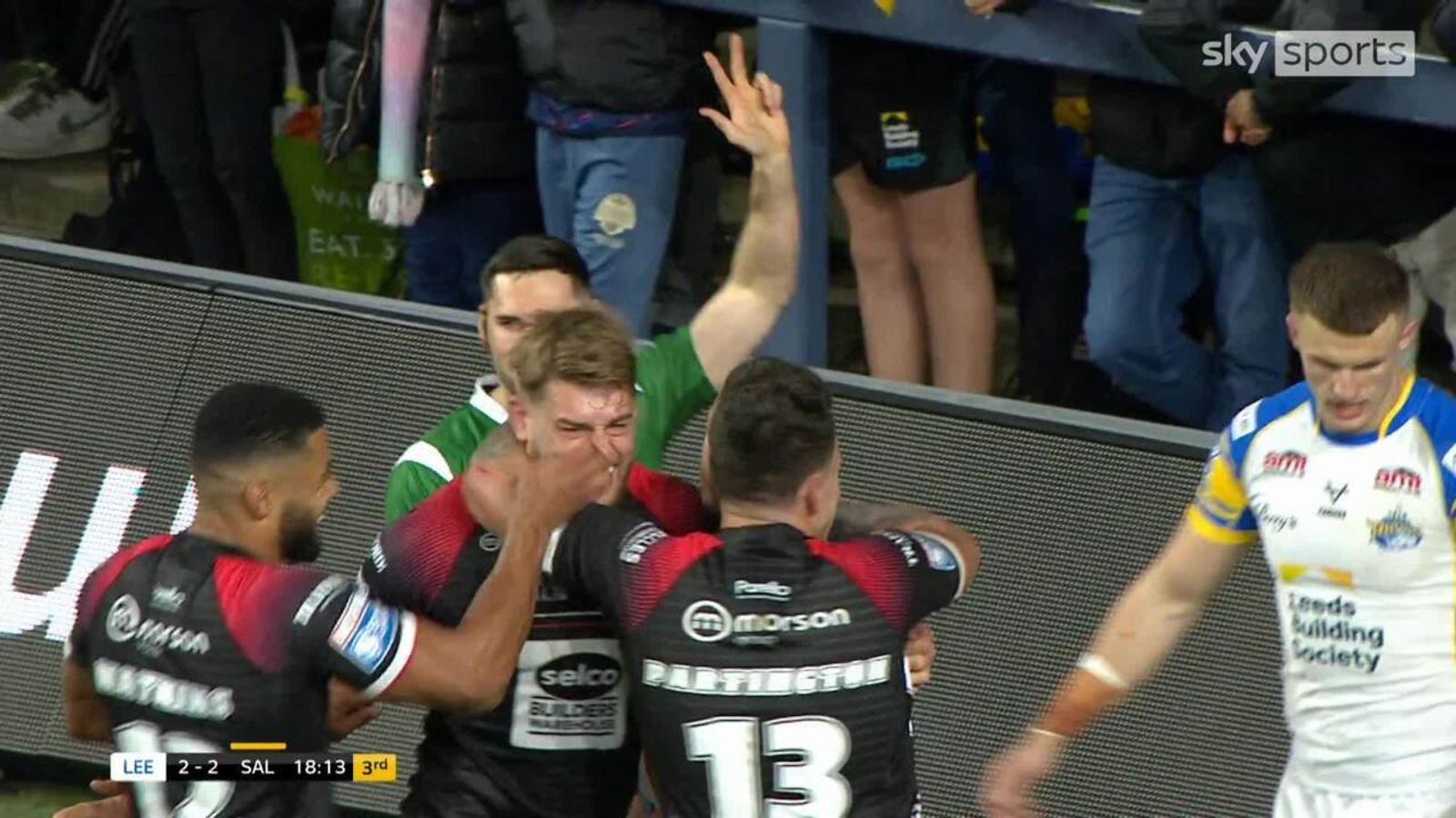 'It's on his Salford debut!' | Cade Cust scores try in his first game ...