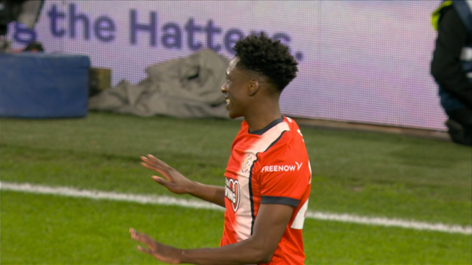 Lokonga makes 'heroic' block to deny Fernandes | Football News | Sky Sports