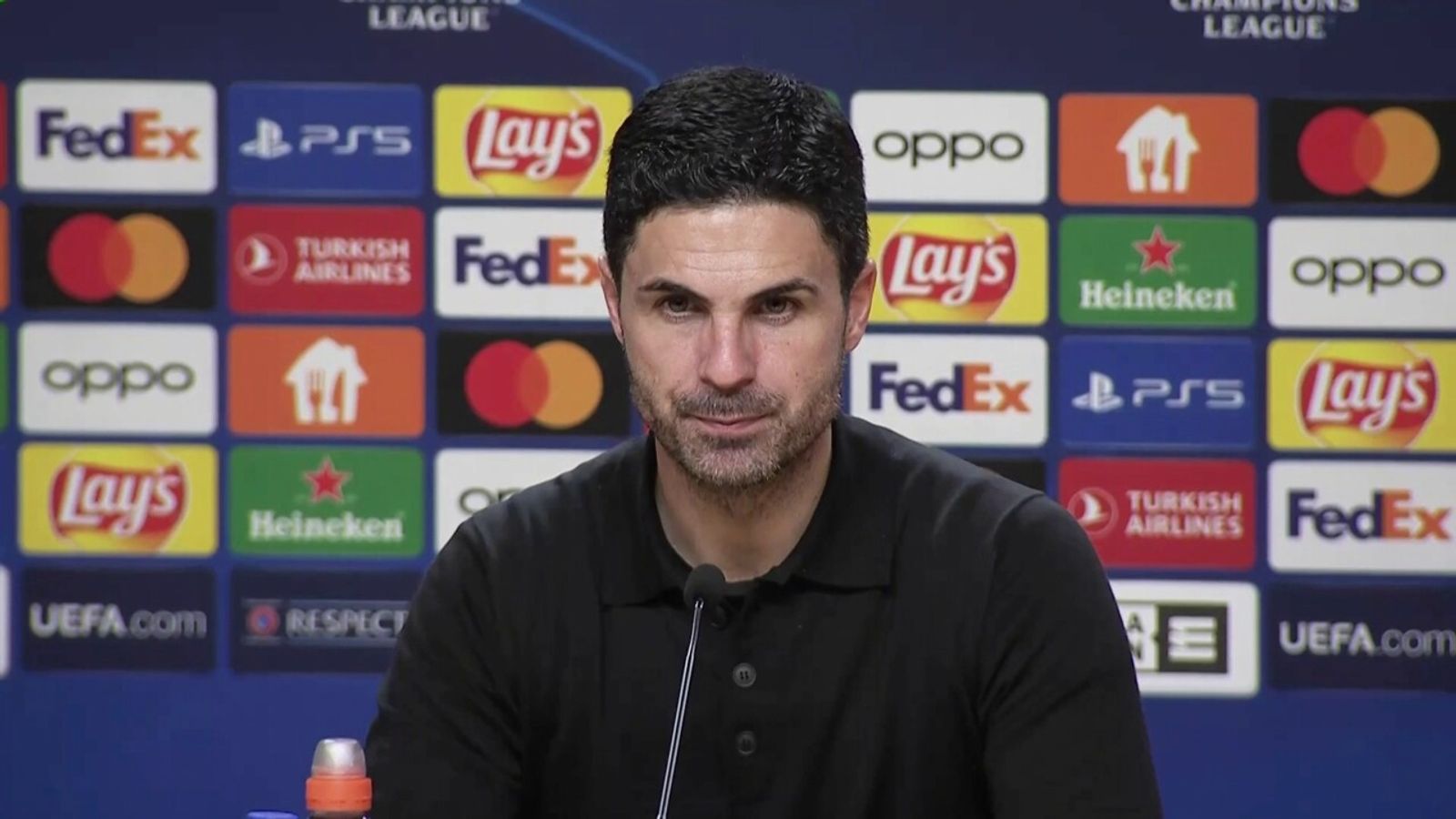 FC Porto 1-0 Arsenal: Galeno stunner gives Portuguese side lead to take ...