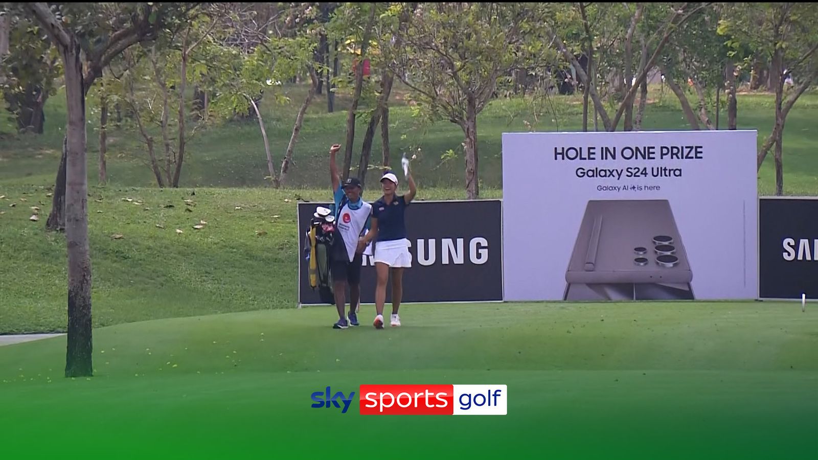 'That's extraordinary!' | Golfer hits second hole in one at same ...