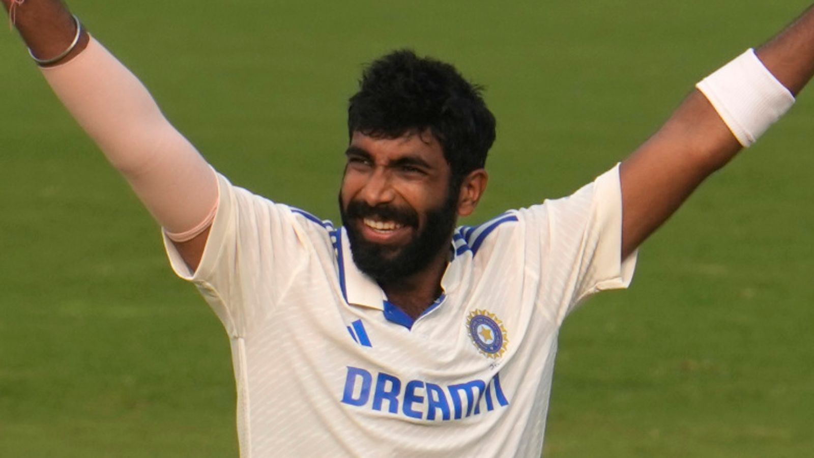 England vs India: Jasprit Bumrah takes six wickets as hosts claim big ...