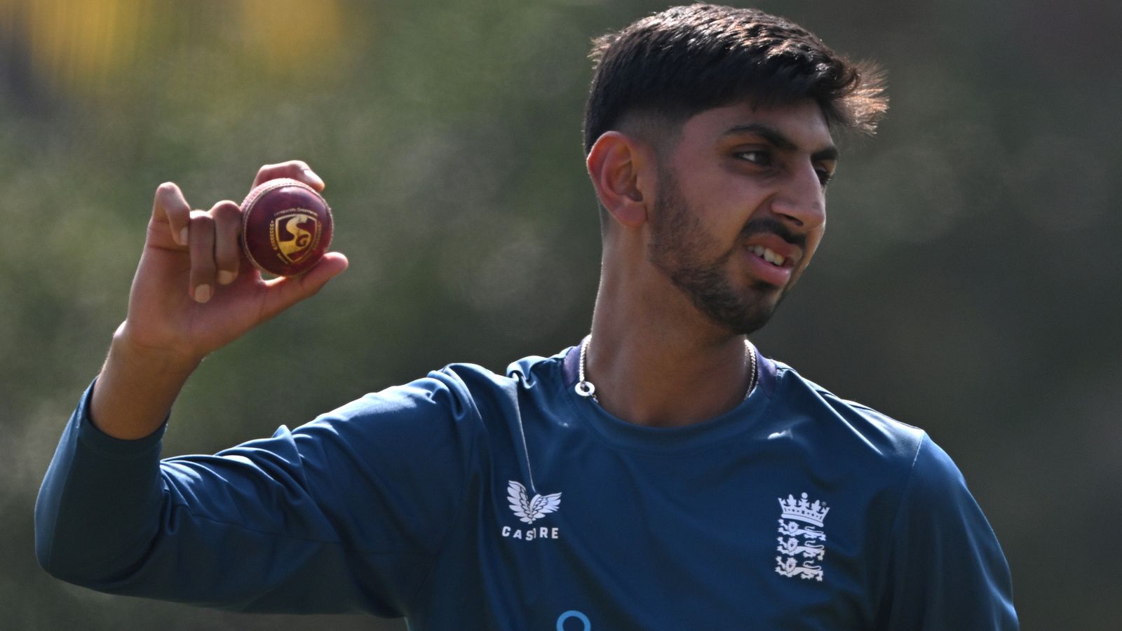 Shoaib Bashir handed 'remarkable' pick as England look to 'pounce' on ...
