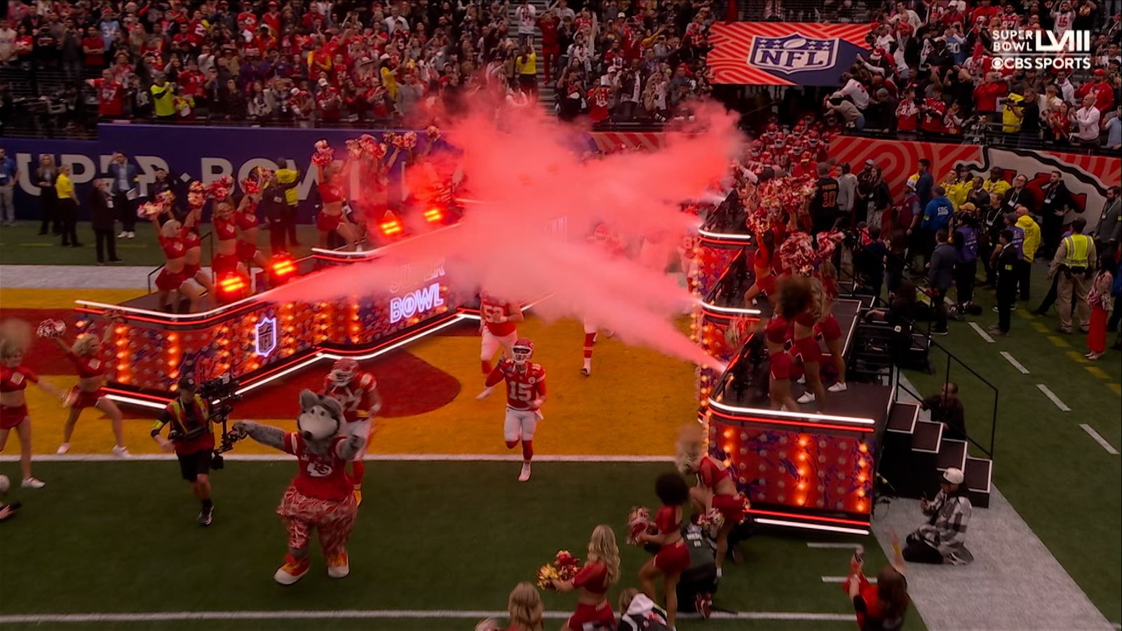 Kansas City Chiefs met with boos as teams enter the field ahead of ...