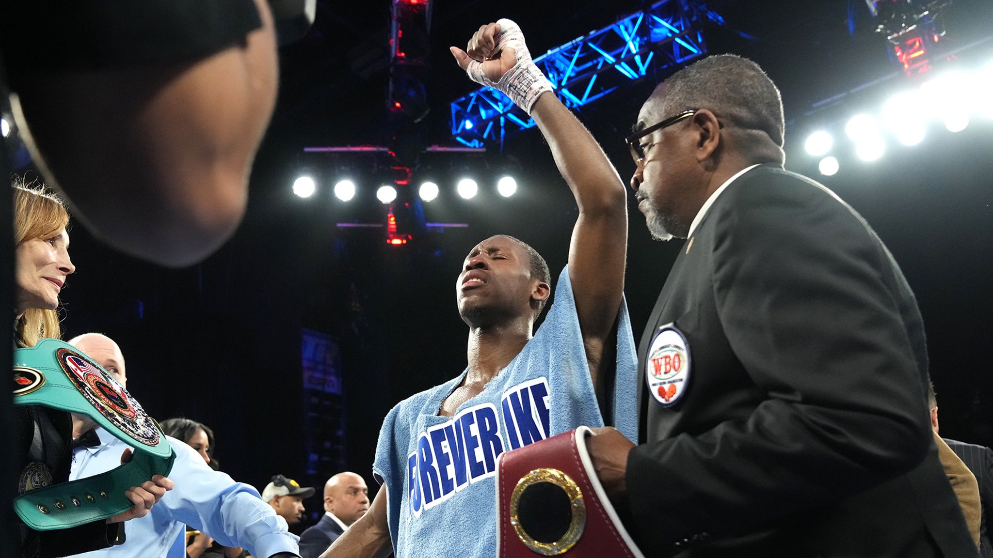 O'Shaquie Foster defends WBC super-featherweight world title with split ...