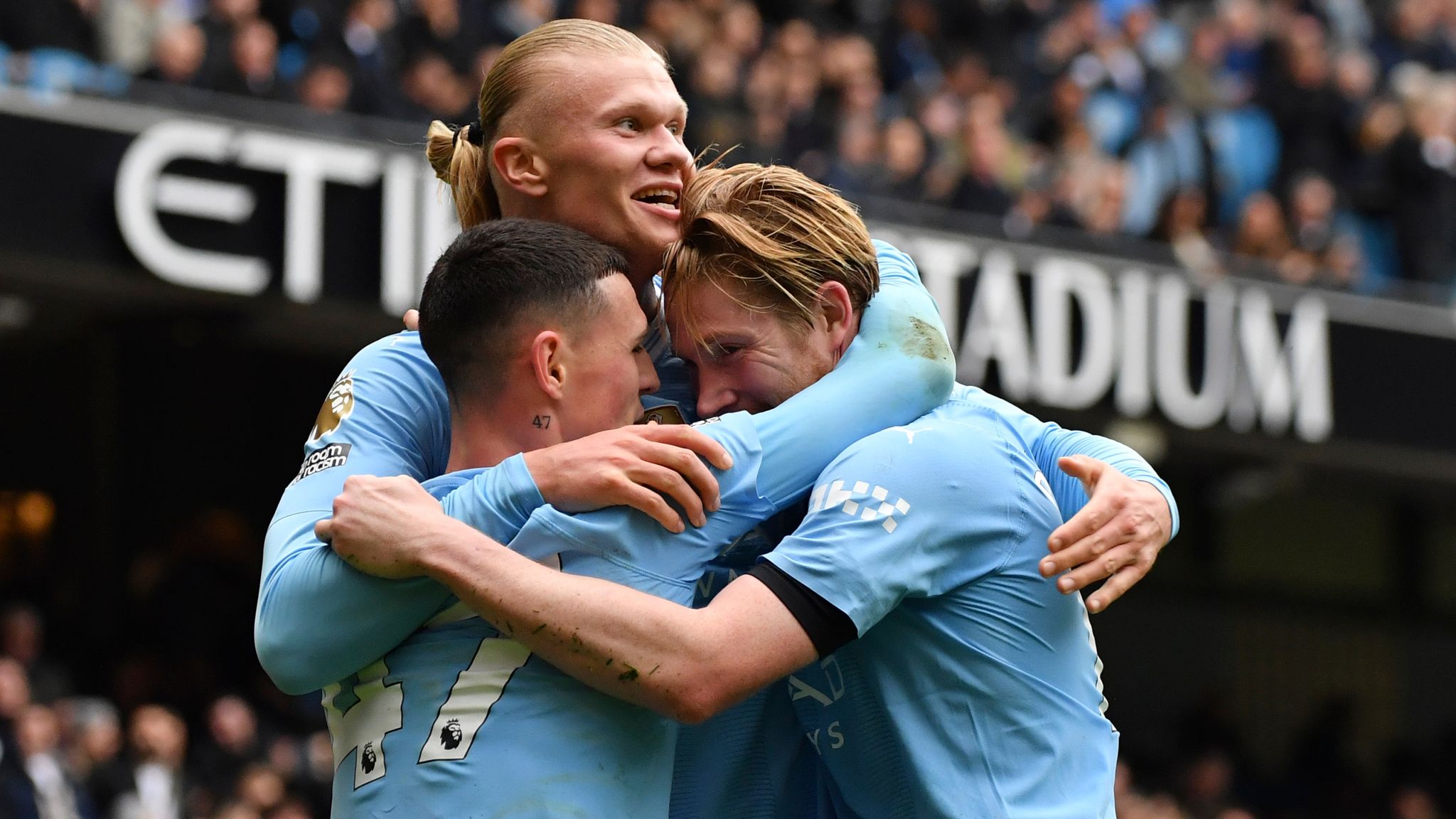 Man City 2-0 Everton: Erling Haaland's late double breaks Toffees ...