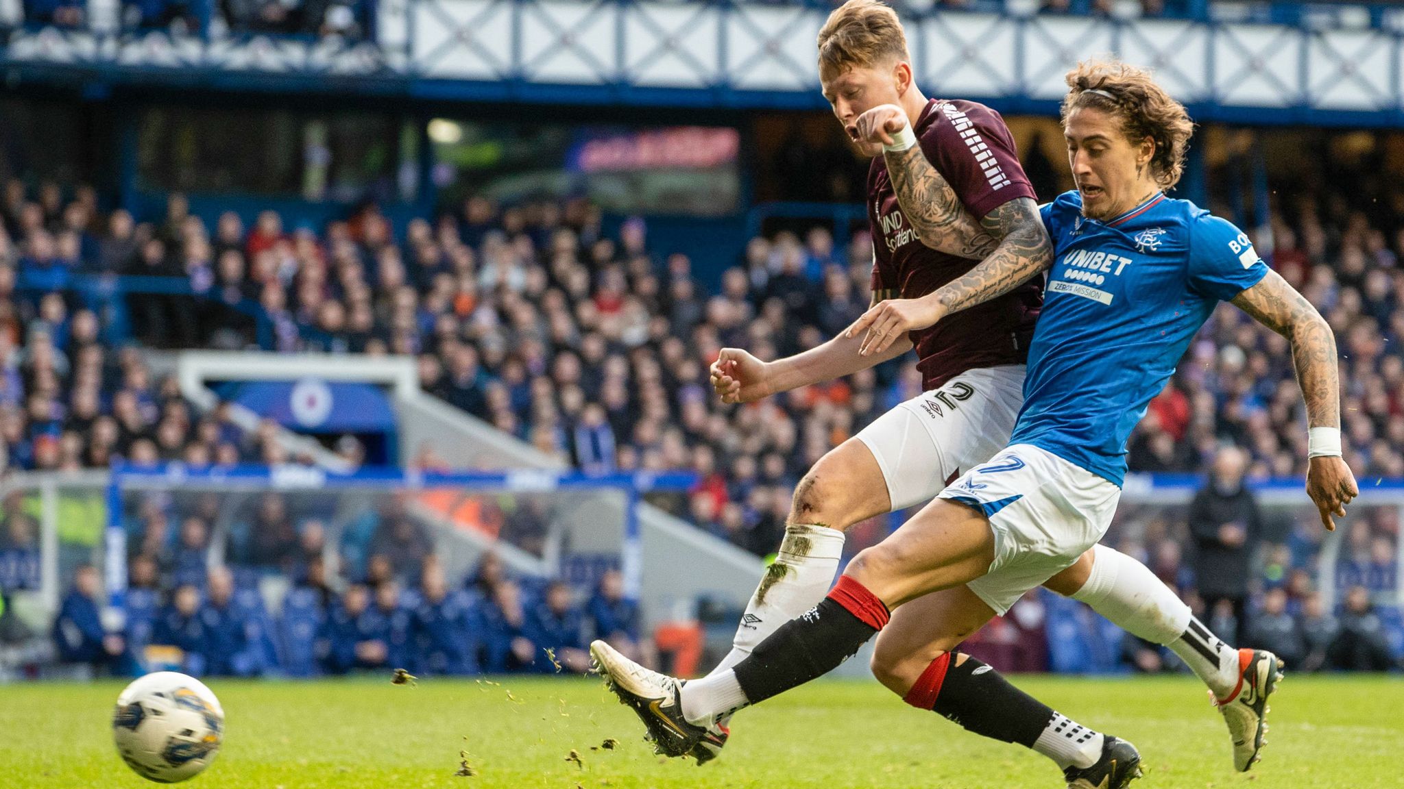 Rangers 5-0 Hearts: Philippe Clement's side impress to maintain lead in ...