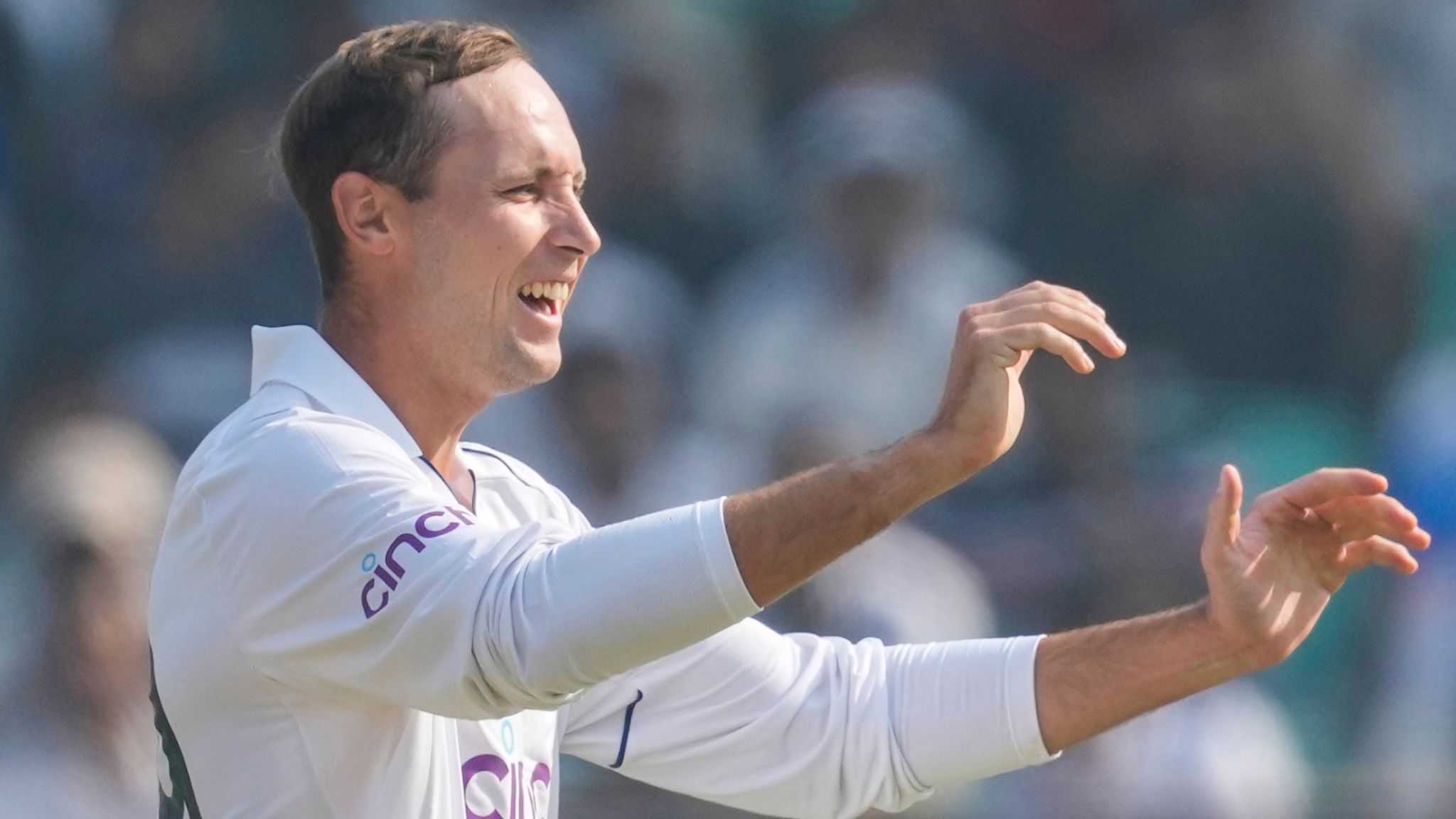 England's Tom Hartley thinks playing with Nathan Lyon can be 'game ...