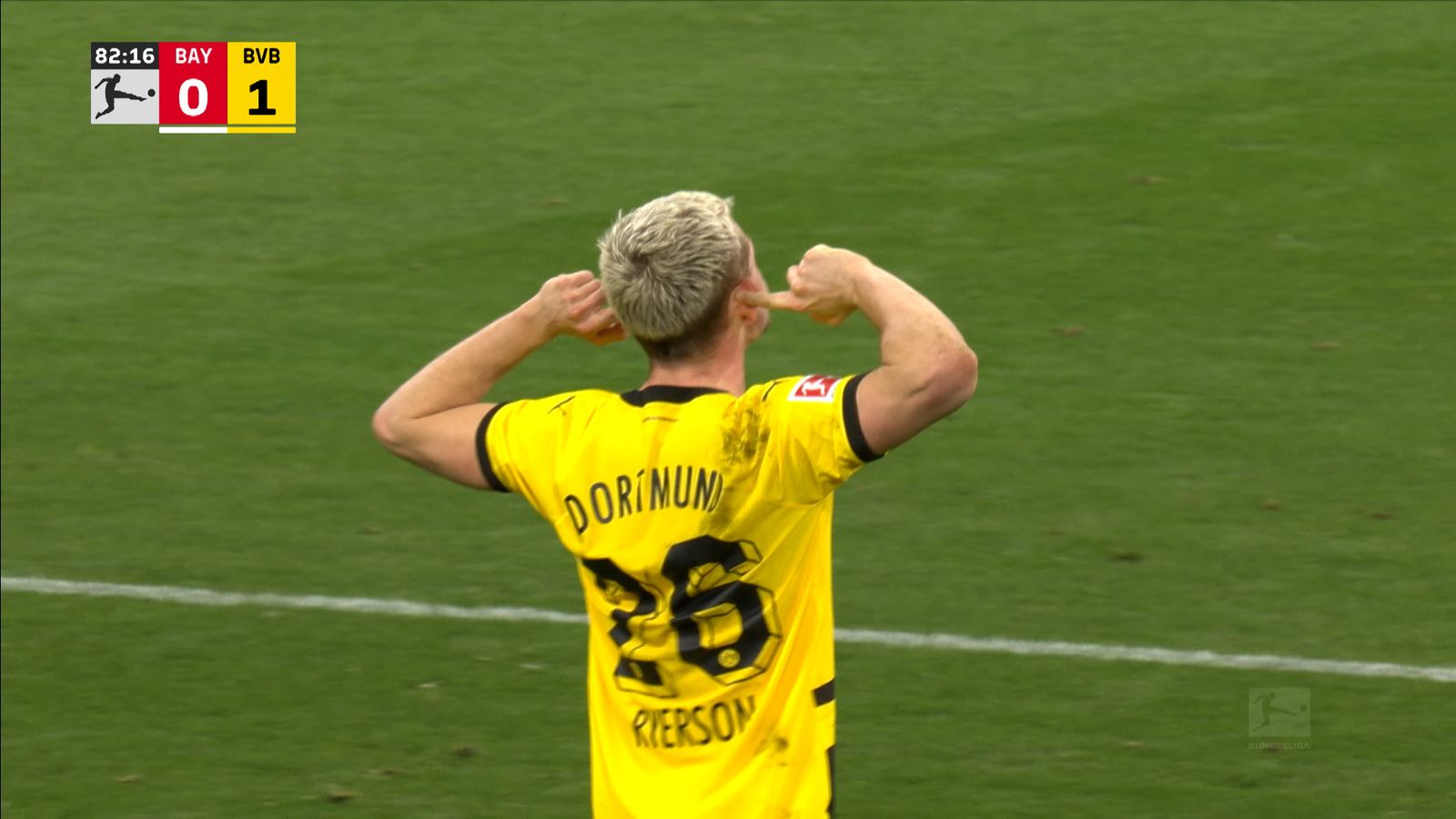 A big goal in Bundesliga title race! Julian Ryerson puts Borussia ...