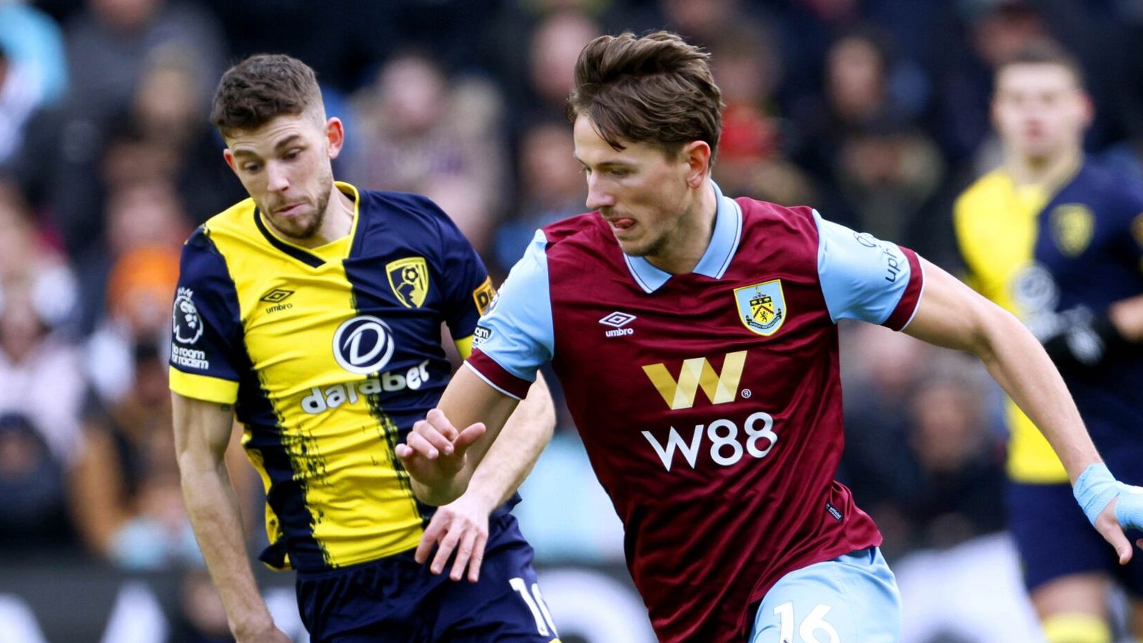 Sander Berge transfer news: Fulham make bid to Burnley for Manchester ...