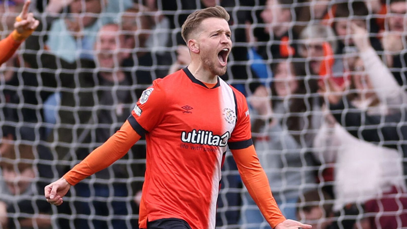 Luton 1-1 Nottm Forest: Luke Berry fires home late leveller to keep ...