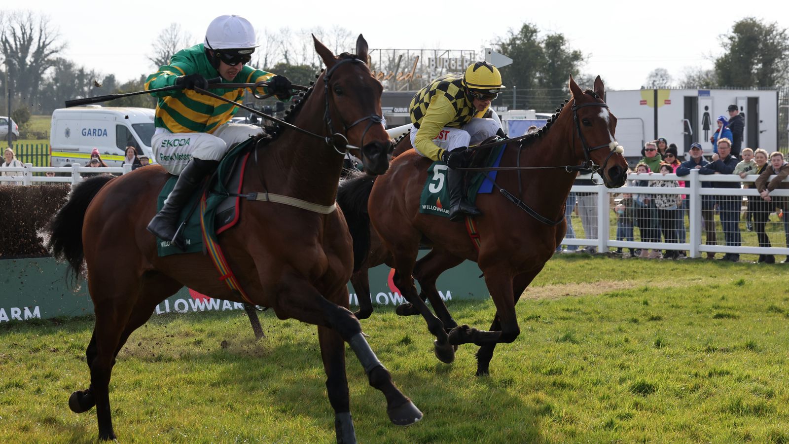 WillowWarm Gold Cup: Spillane's Tower rolls back the years for Jimmy ...