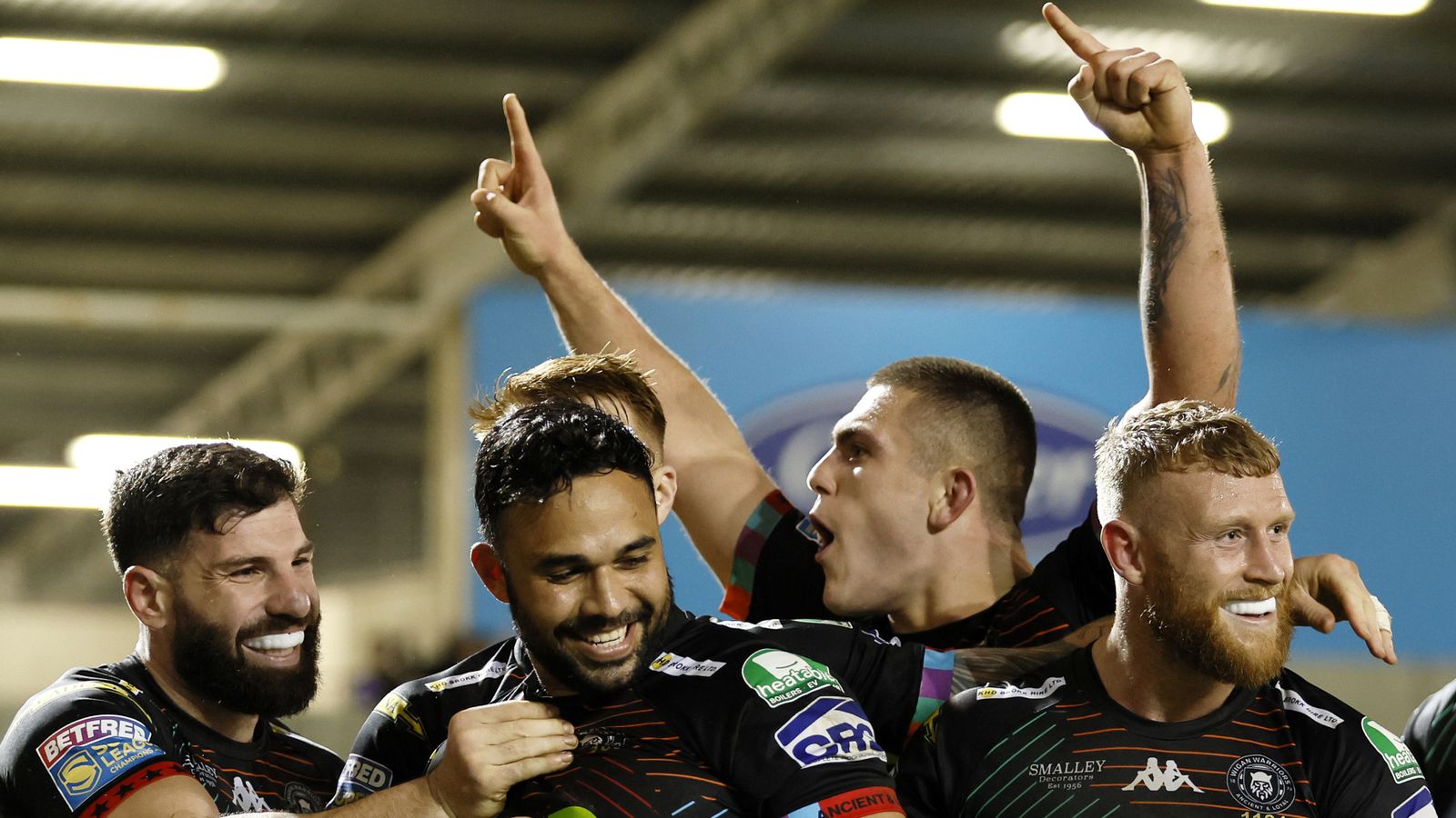 Salford Red Devils 12-22 Wigan Warriors: Super League leaders come from ...