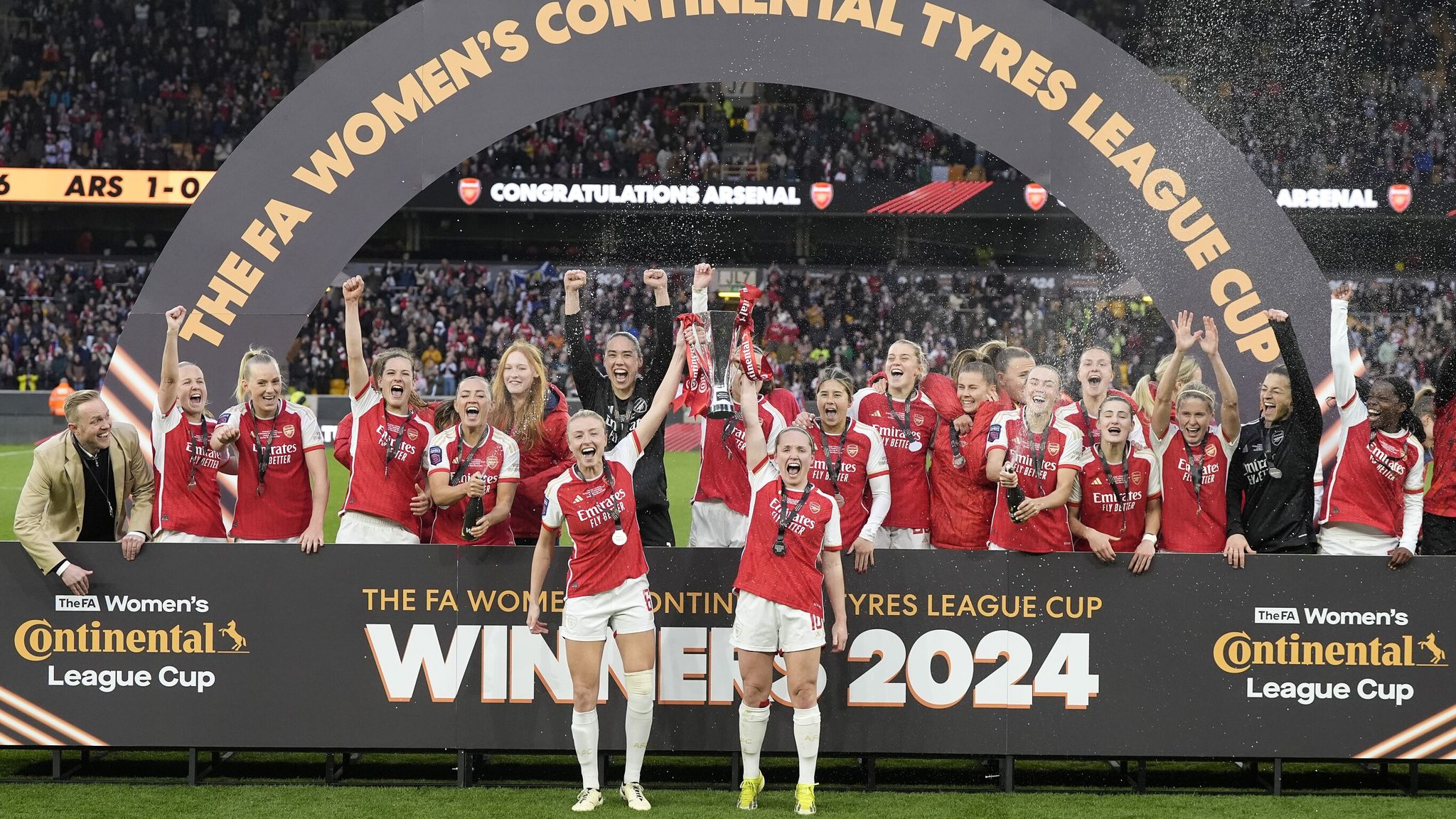 Leah Williamson: Arsenal og Englands forsvarsspiller signerer ny kontrakt med Gunners ...