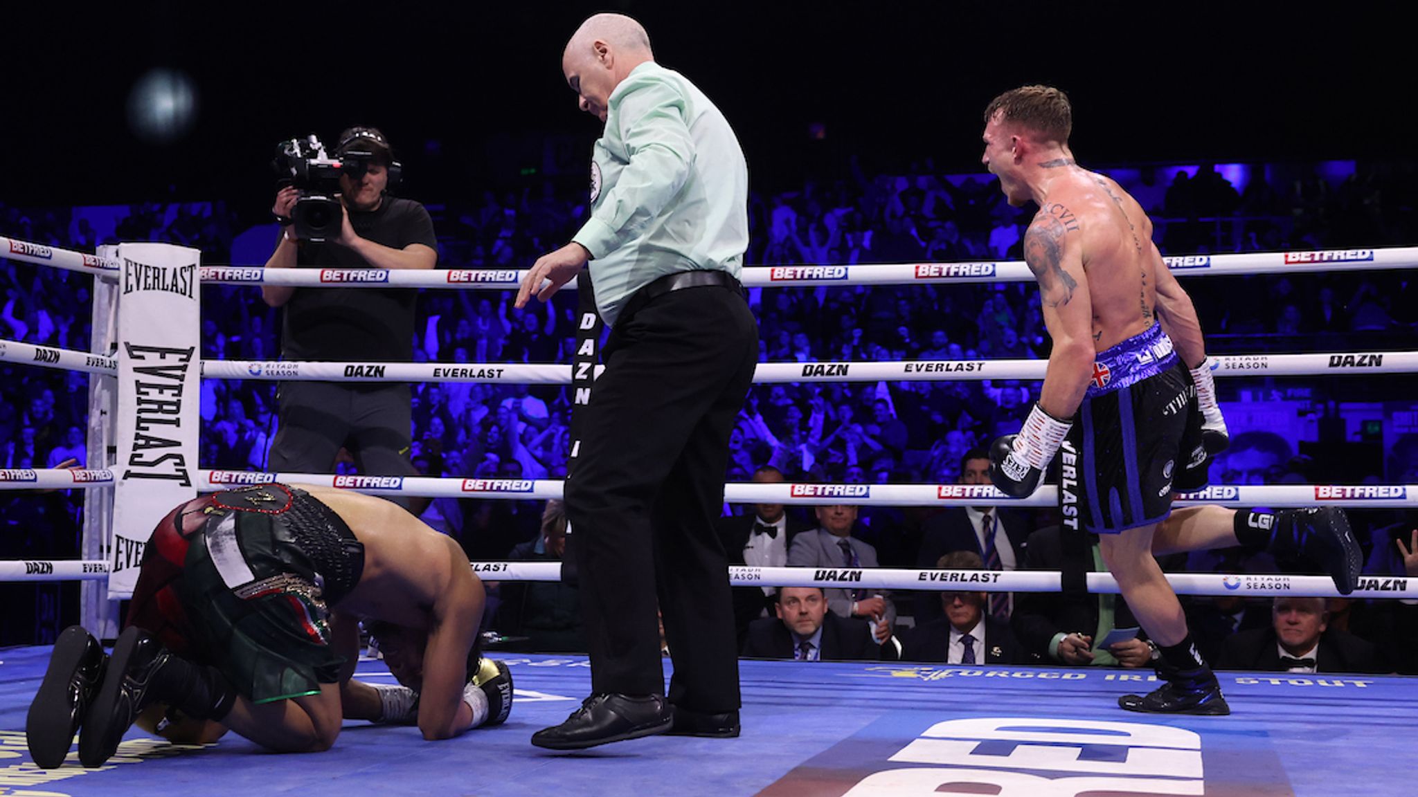 Sandy Ryan ruthlessly stopped Terri Harper to retain her WBO ...