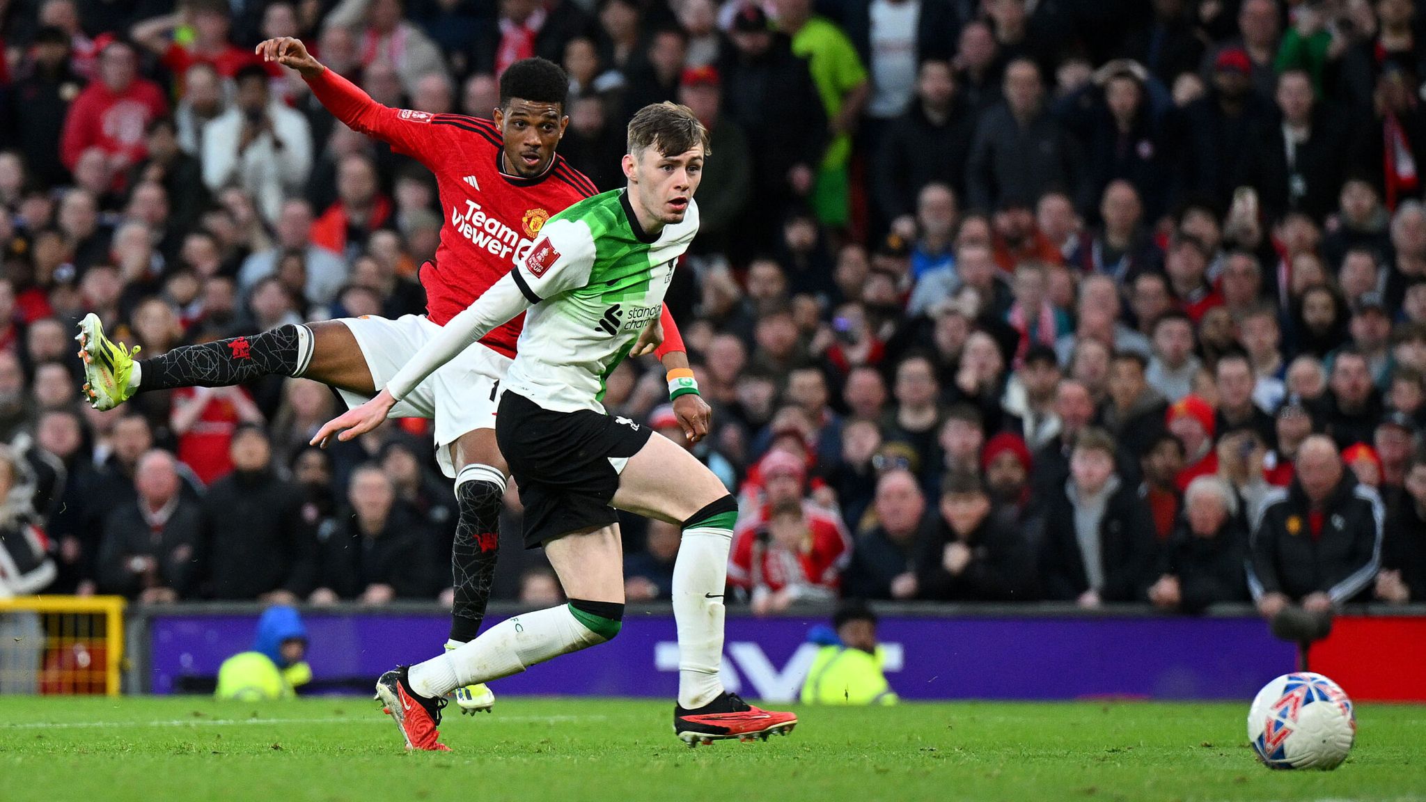 Man Utd 4 - 3 Liverpool - Match Report & Highlights